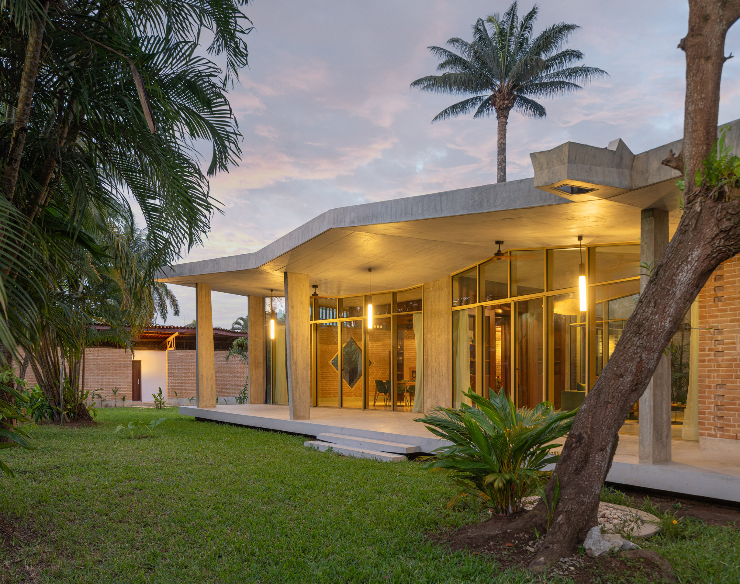 Costruire con la terra in Costa d’Avorio La residenza del primo ...