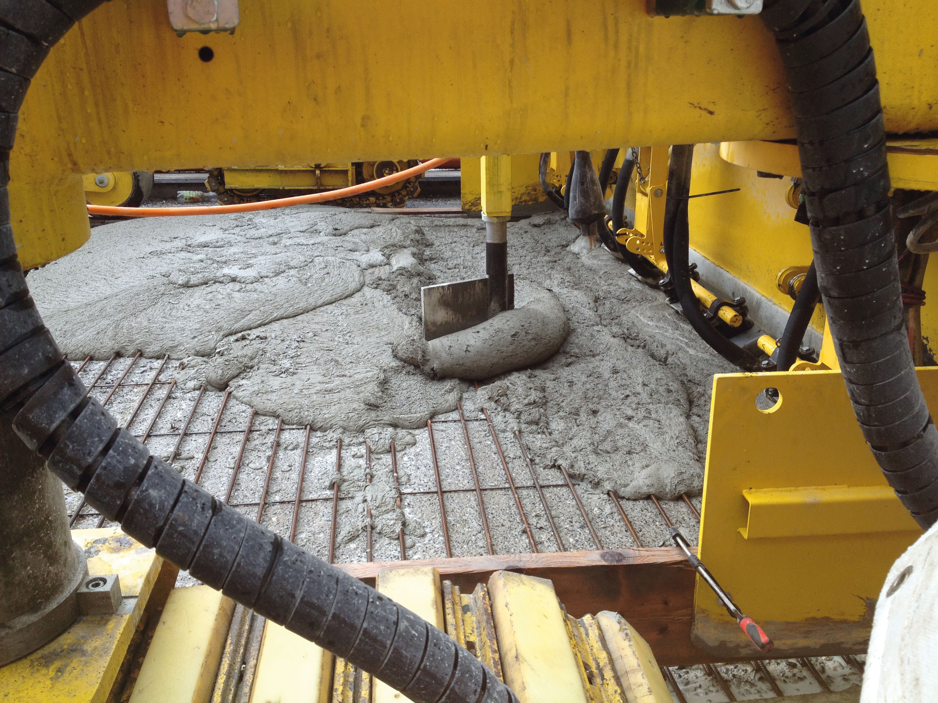 2400 m3 De BFUP sur un pont autoroutier | Espazium